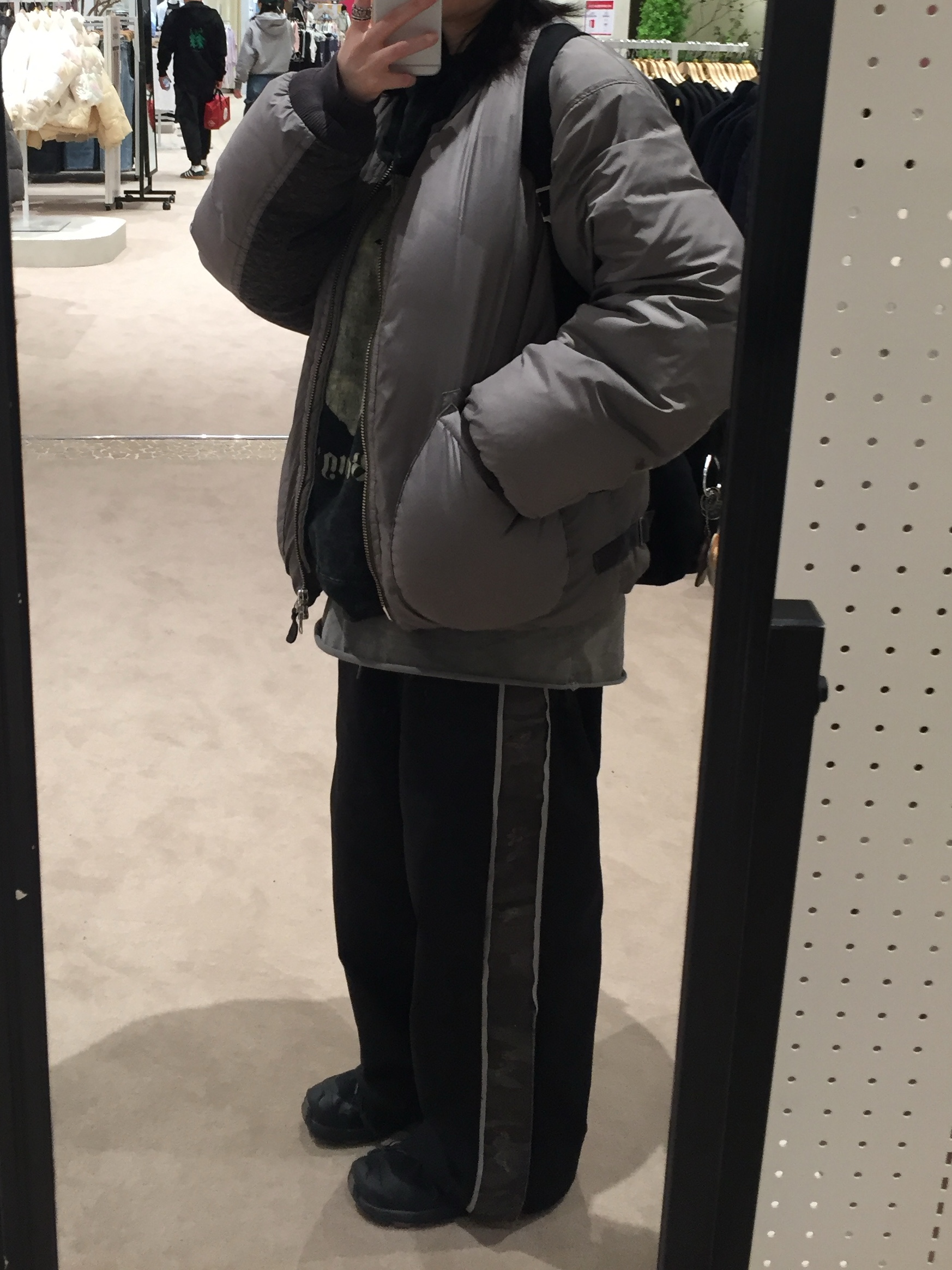 (@golocat) 님의 게시물 | KREAM