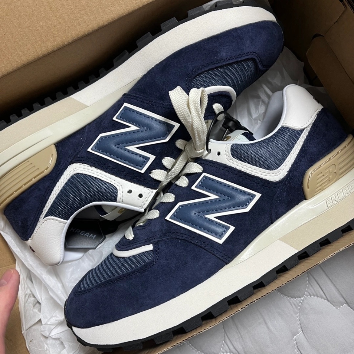 역시 진리죠 대장색상이죠 574 | KREAM