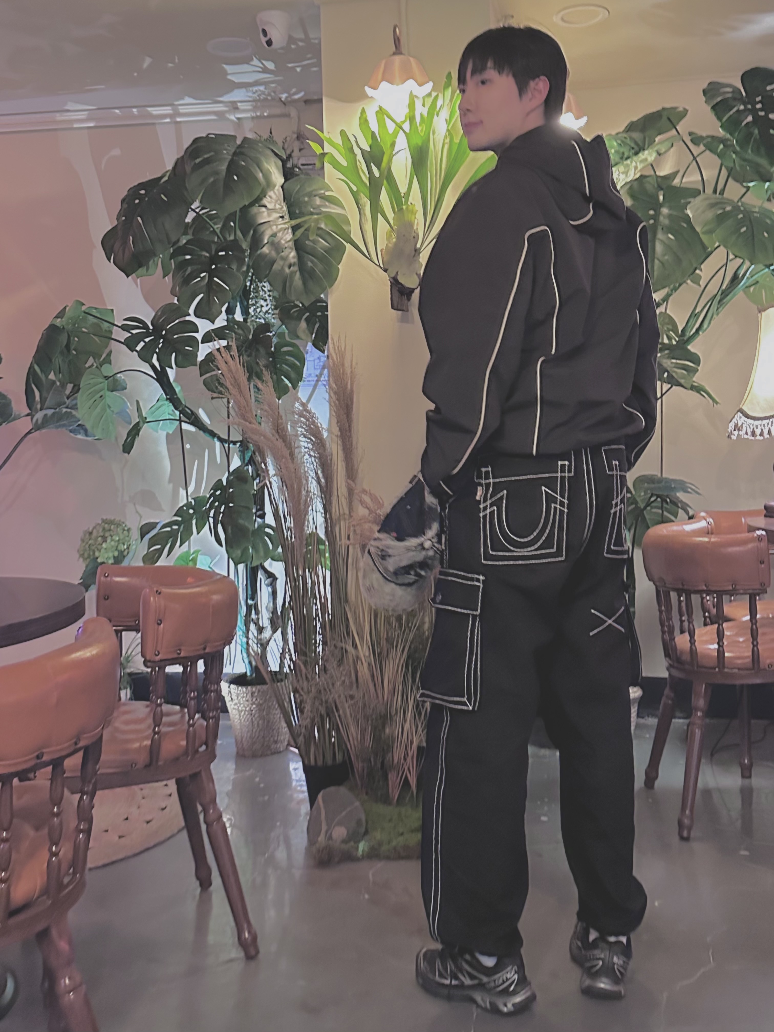 단테 (@xe50m) 님의 게시물 | KREAM