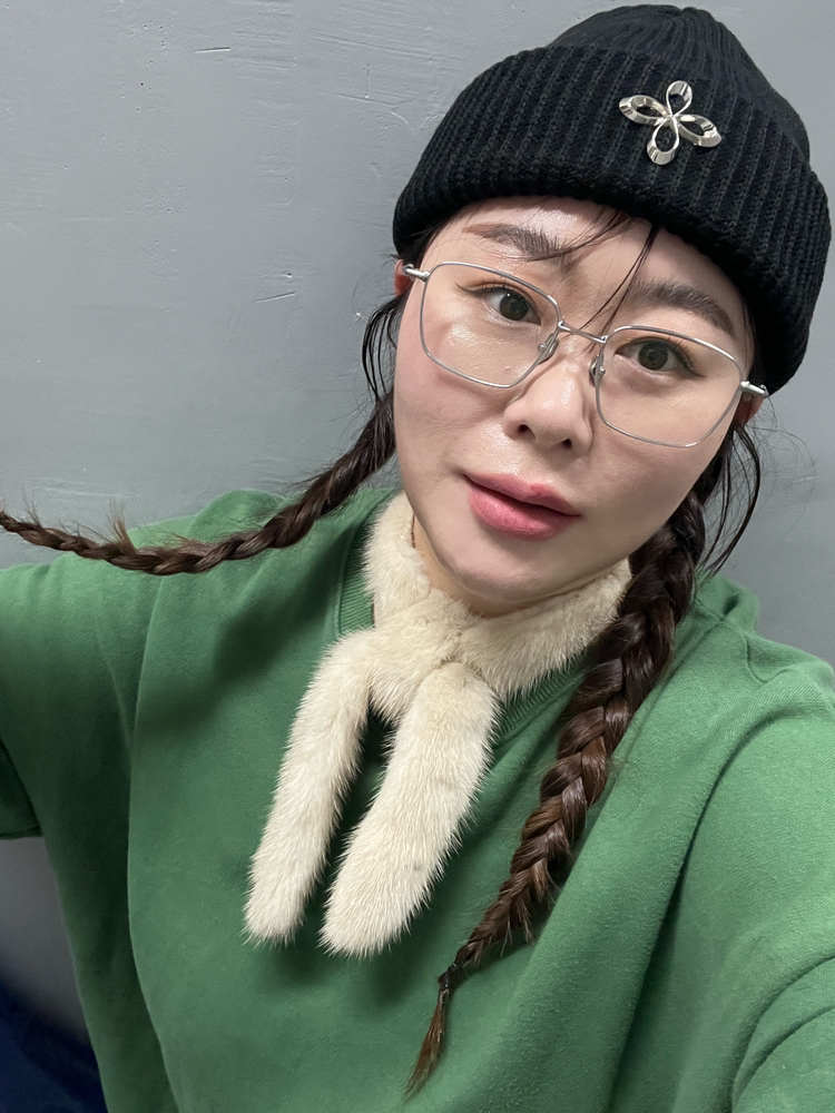 문블리 (@moon.vely__) 님의 게시물 | KREAM