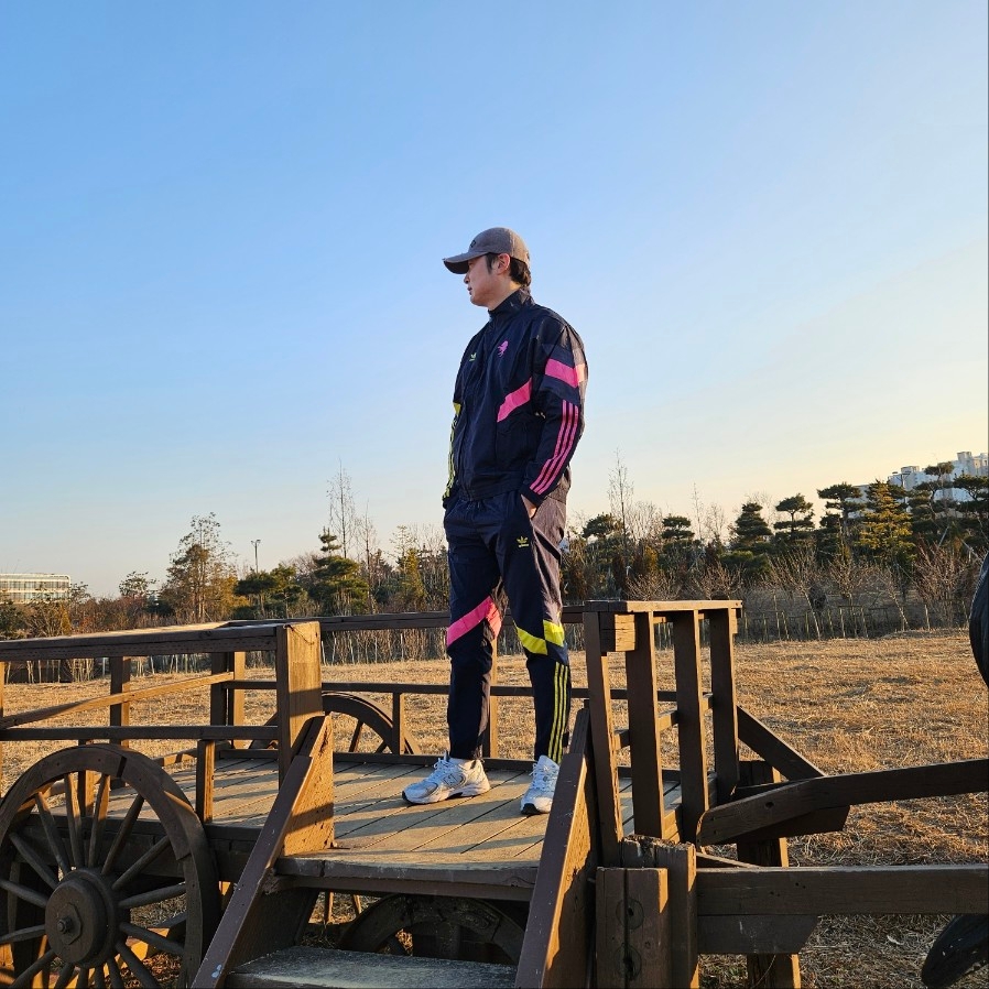 b_o7_s (@udd2lrgb) 님의 게시물 | KREAM