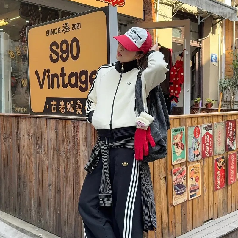 새로 나온 🤍🖤🤍🖤 | KREAM