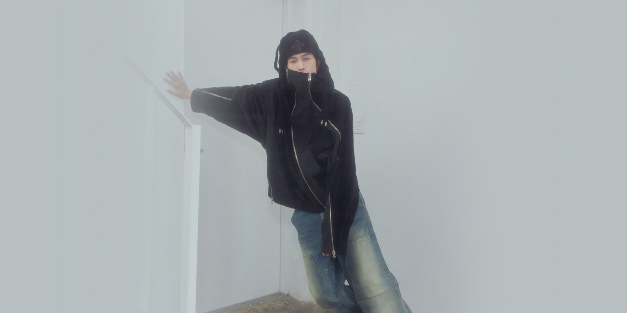 써저리 시즌오프 단독 ~90% | KREAM