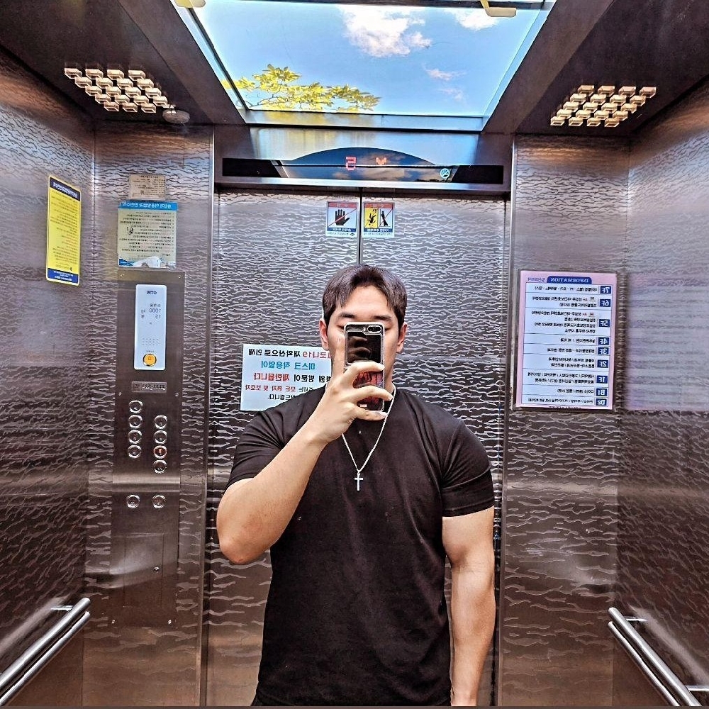 이인선 (@lee_03_mc) 님의 게시물 | KREAM