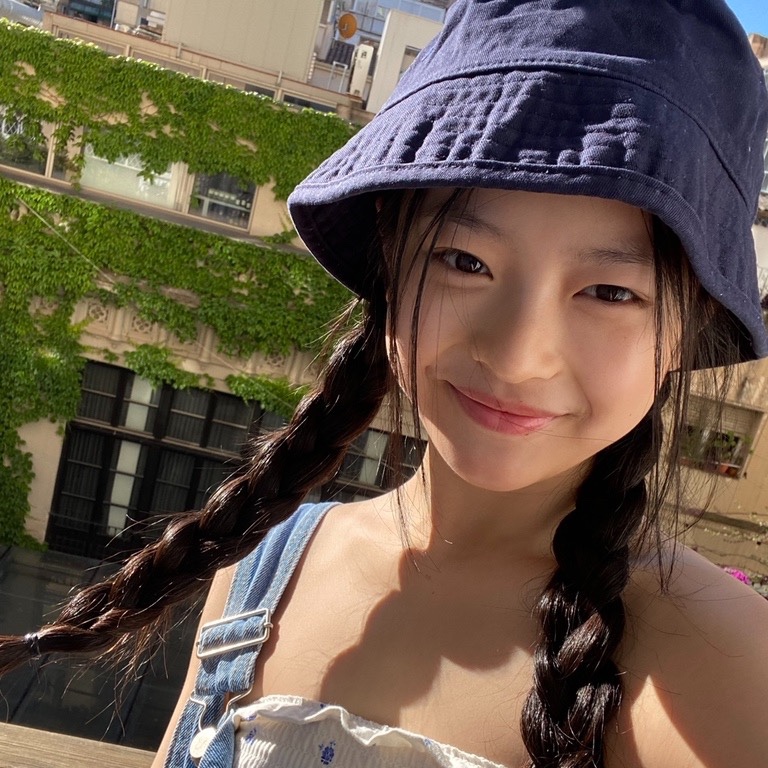 뉴진스 하니 | KREAM