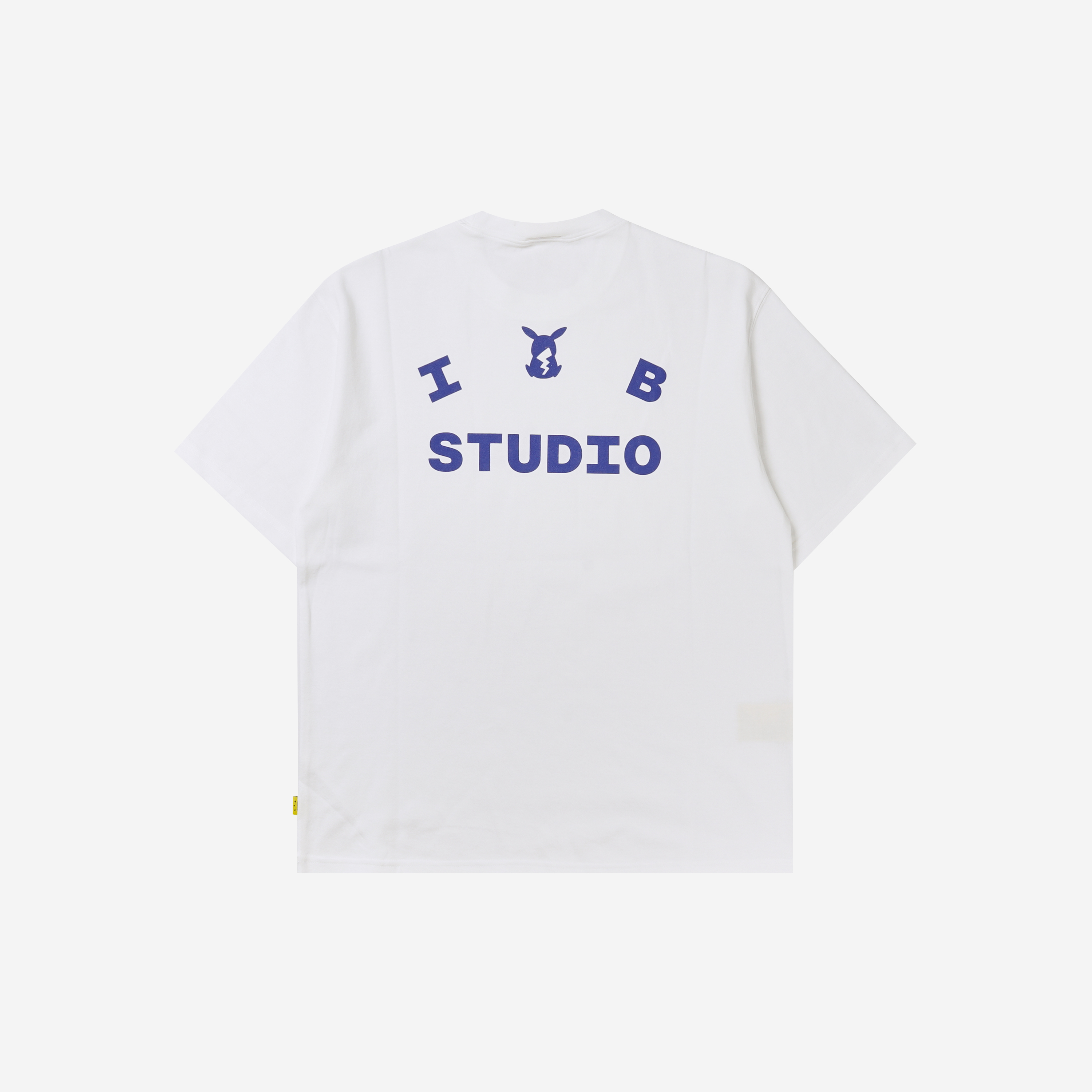 아이앱 스튜디오 x 포켓몬 피카츄 티셔츠 화이트 네이비 | KREAM
