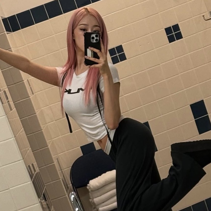 애리장 (@jihun_09_aeri) 님의 게시물 | KREAM