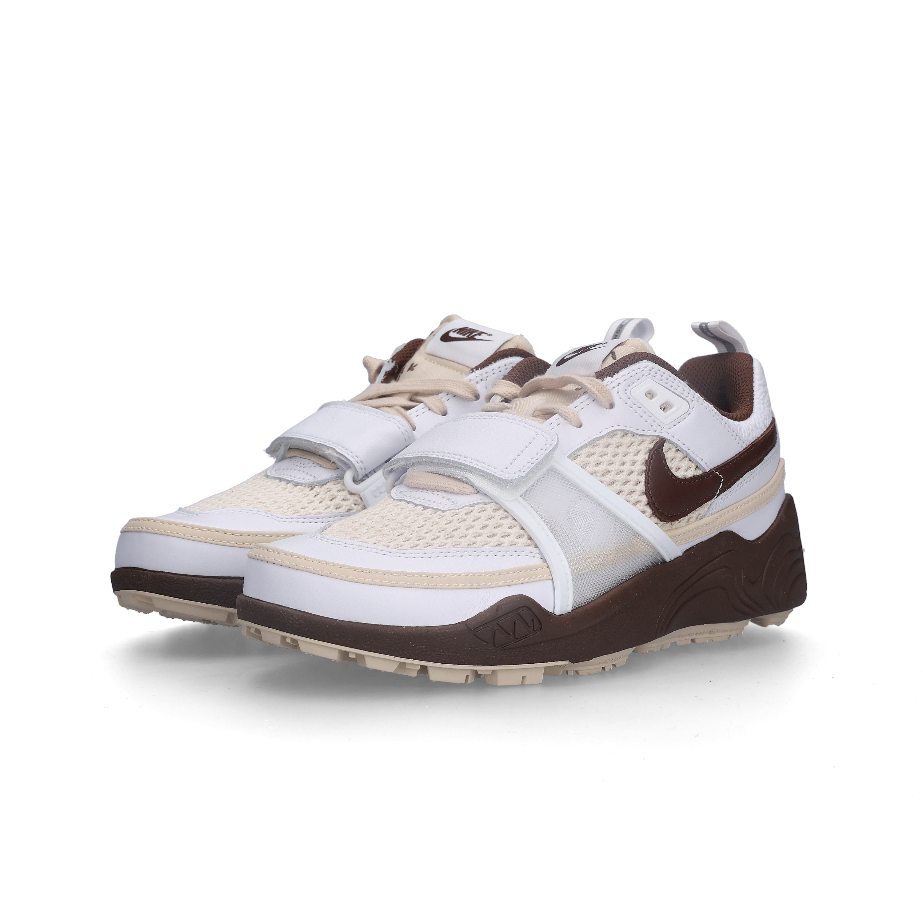 나이키 x 트래비스 스캇 줌 필드 잭스 화이트 앤 라이트 초콜릿 | KREAM