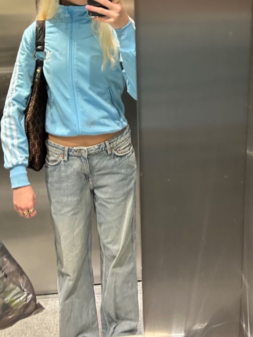 신발브론즈 (@qkrtjsrb) 님의 게시물 | KREAM