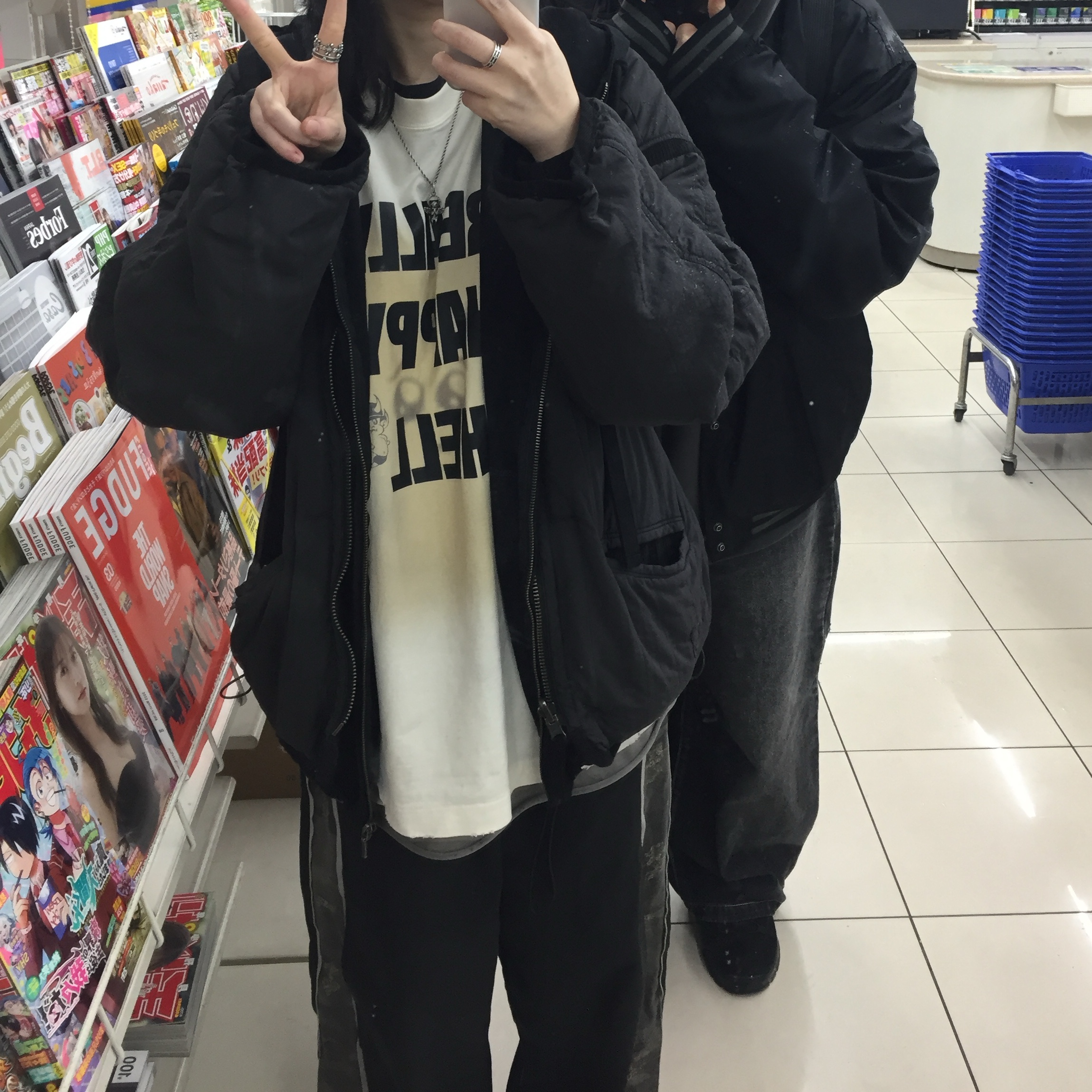 (@golocat) 님의 게시물 | KREAM