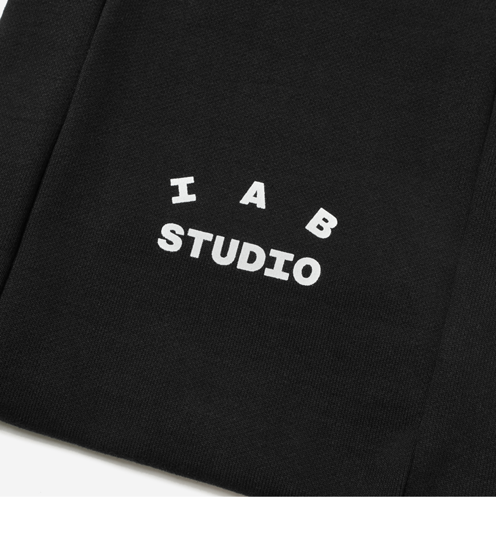 아이앱 스튜디오 몽크 백 블랙 화이트 | IAB Studio | KREAM