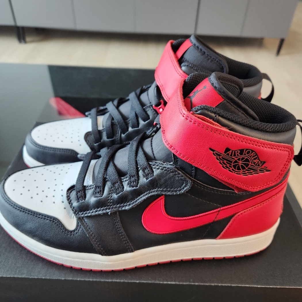 KH (@kkmhwans1107) 님의 게시물 | KREAM