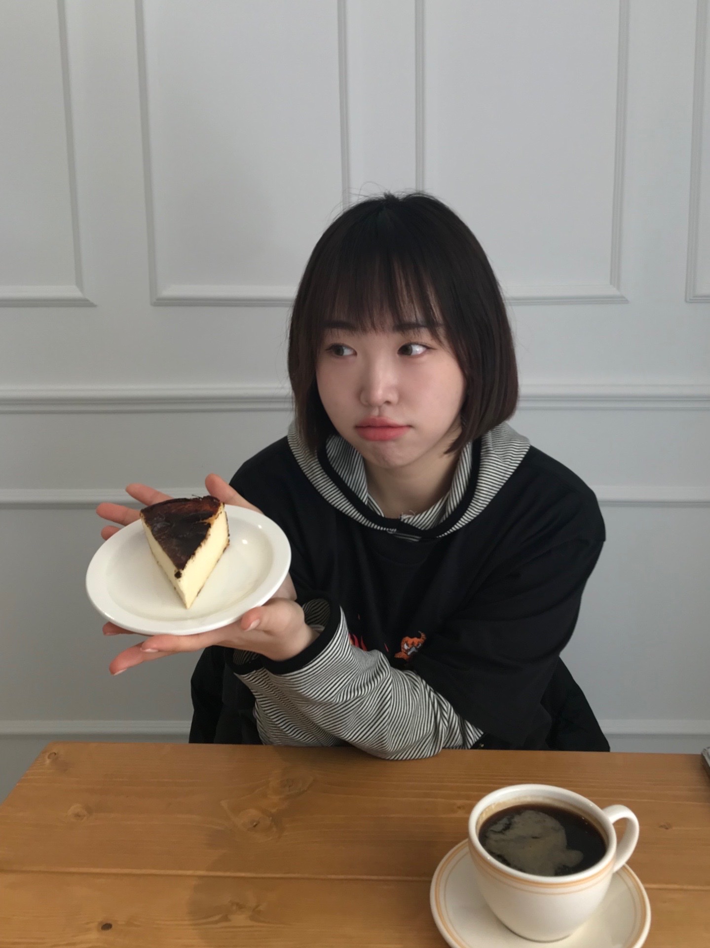 @y_dam_i (@y_dam_i) 님의 게시물 | KREAM