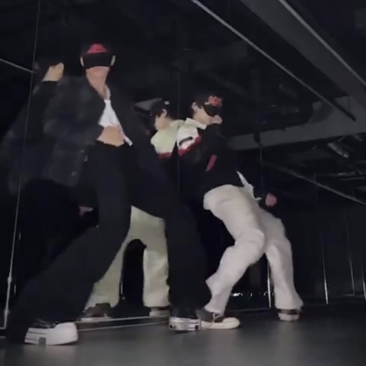 셀럽스타일 | STYLE | KREAM