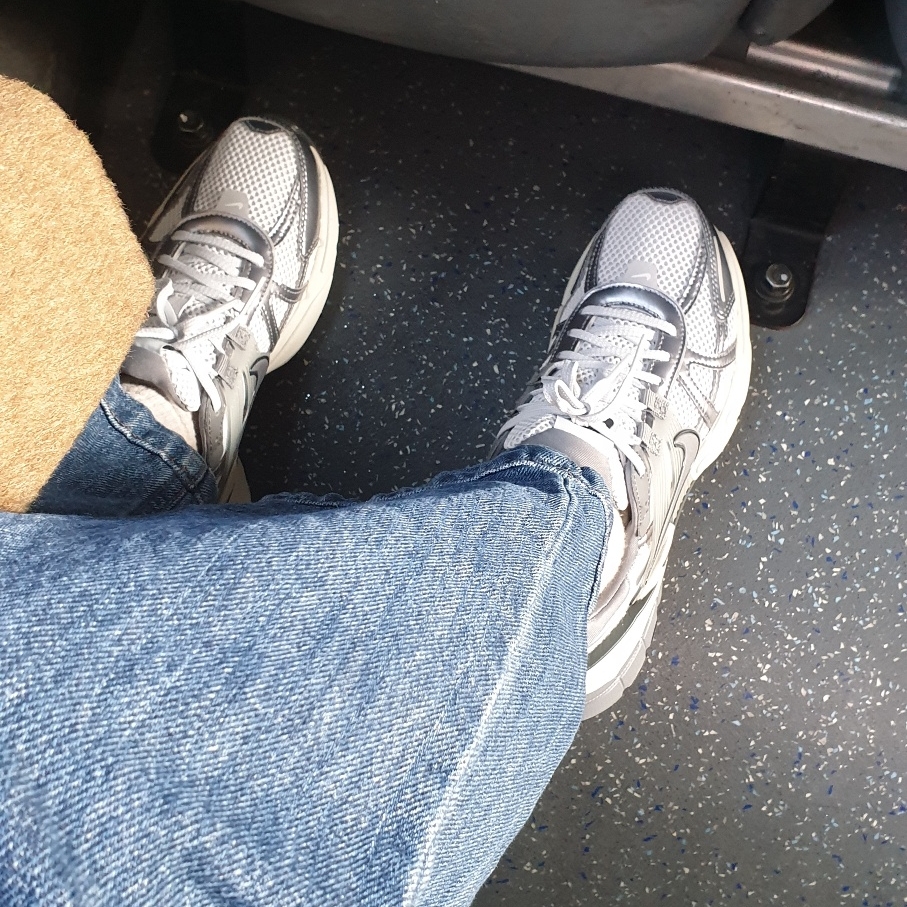 첫#v2k#폴짝 | KREAM