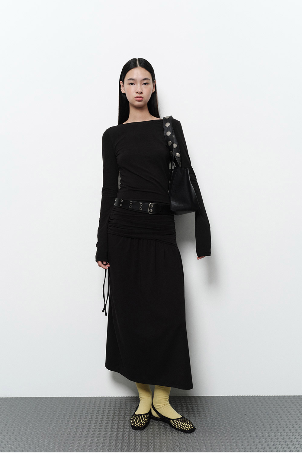 다이애그널 백리스 롱 드레스 블랙 | DIAGONAL | KREAM