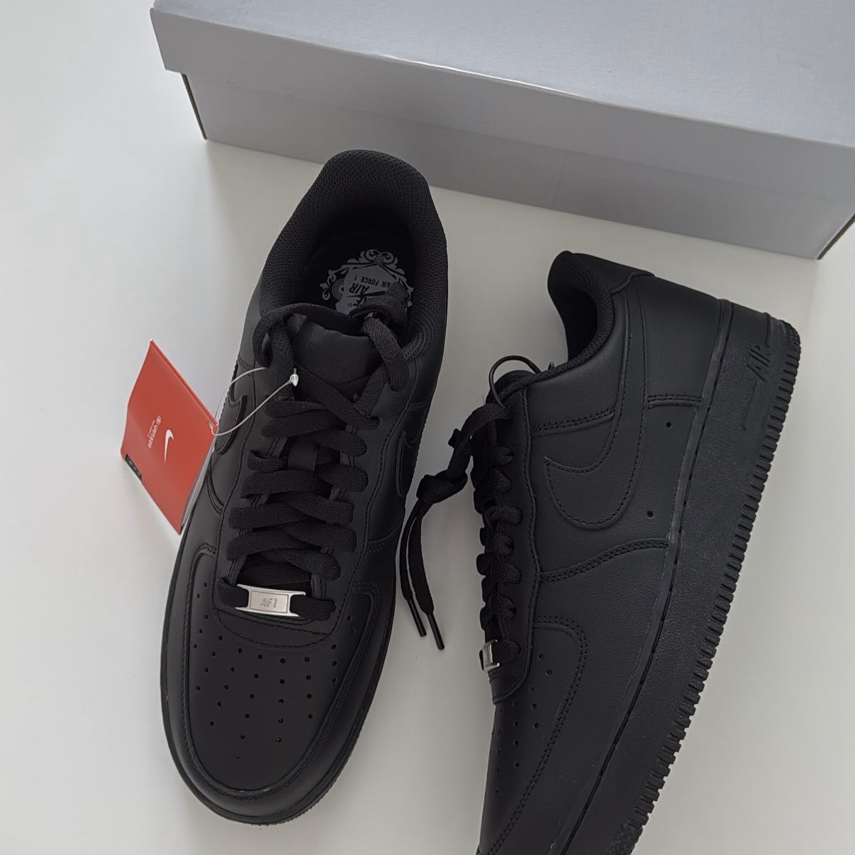 57wsnnqr95 (@hw6w28) 님의 게시물 | KREAM