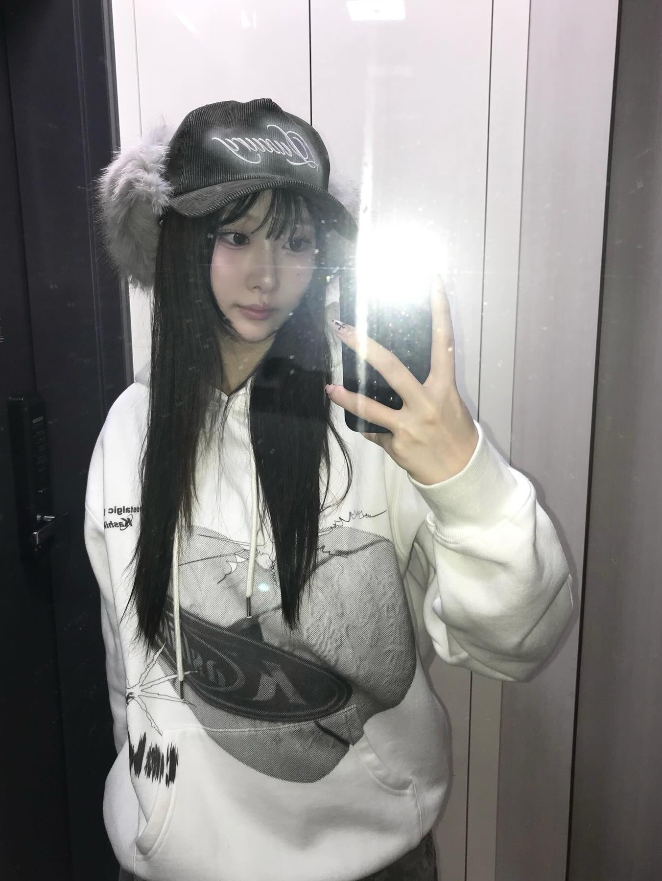 oneul.codi (@oneul.codi) 님의 게시물 | KREAM