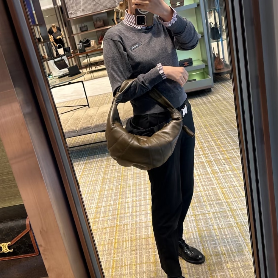 Grey (@aboutgrey) 님의 게시물 | KREAM