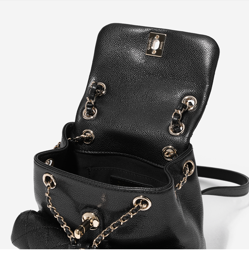 샤넬 스몰 백팩 그레인드 샤이니 카프스킨 & 골드 메탈 블랙 | Chanel | KREAM