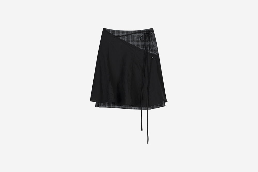 오호스 레이어드 스트랩 플레어 스커트 블랙 | OJOS | KREAM