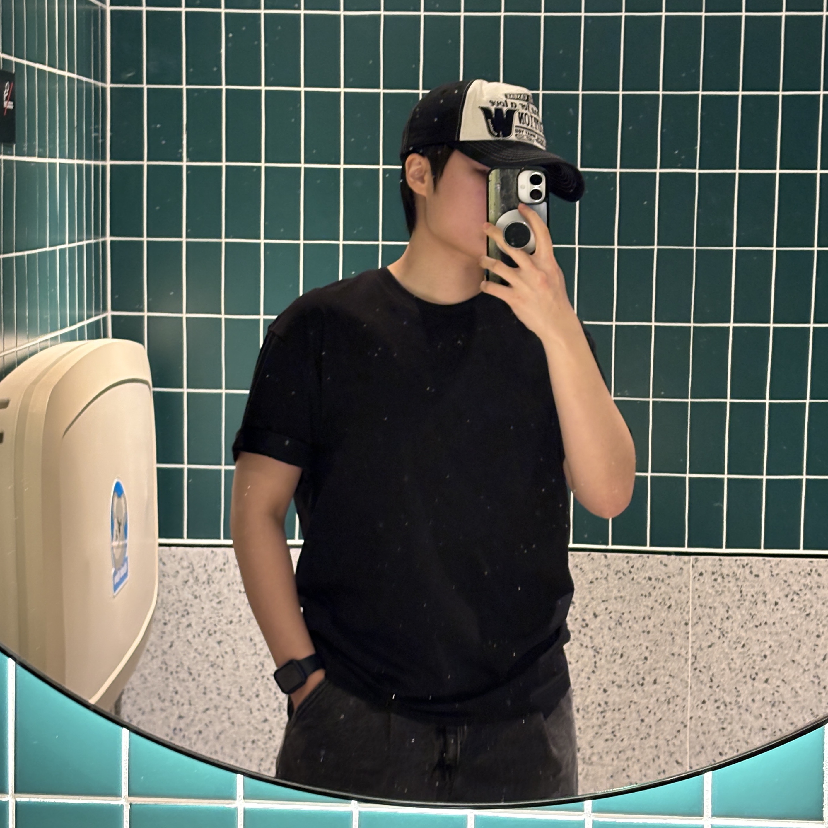 곤도이 (@gondoy) 님의 게시물 | KREAM