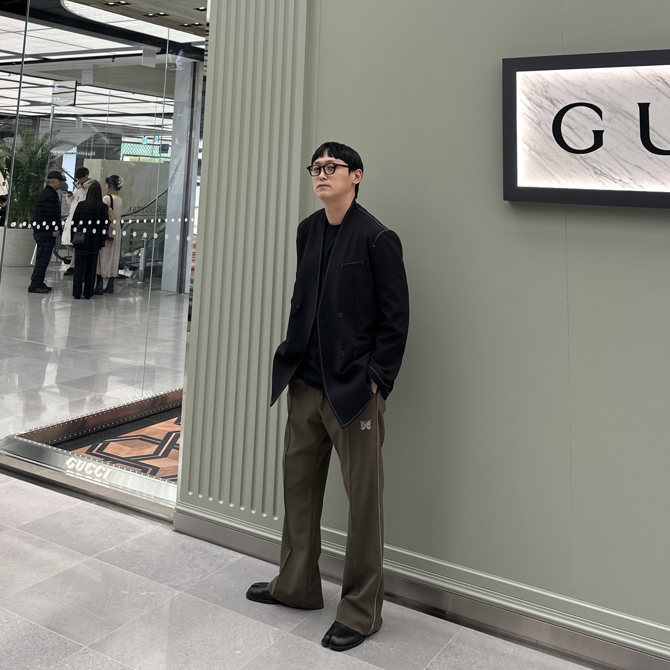 장롱이 (@_zanglong) 님의 게시물 | KREAM