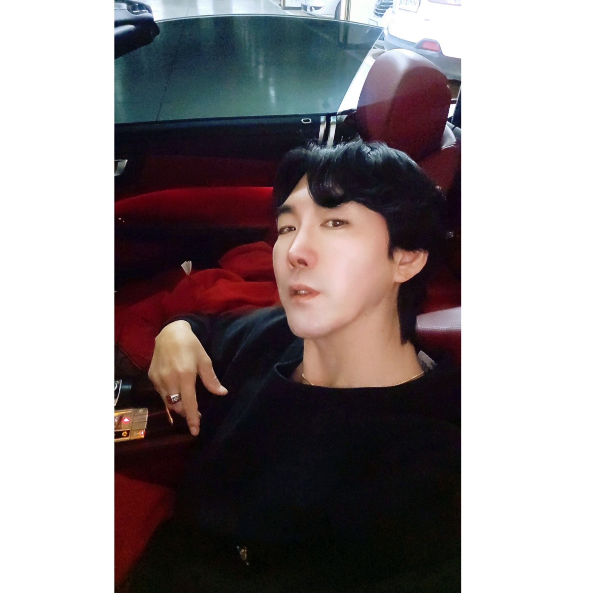 김 현 (@_kim_hyun_) 님의 게시물 | KREAM