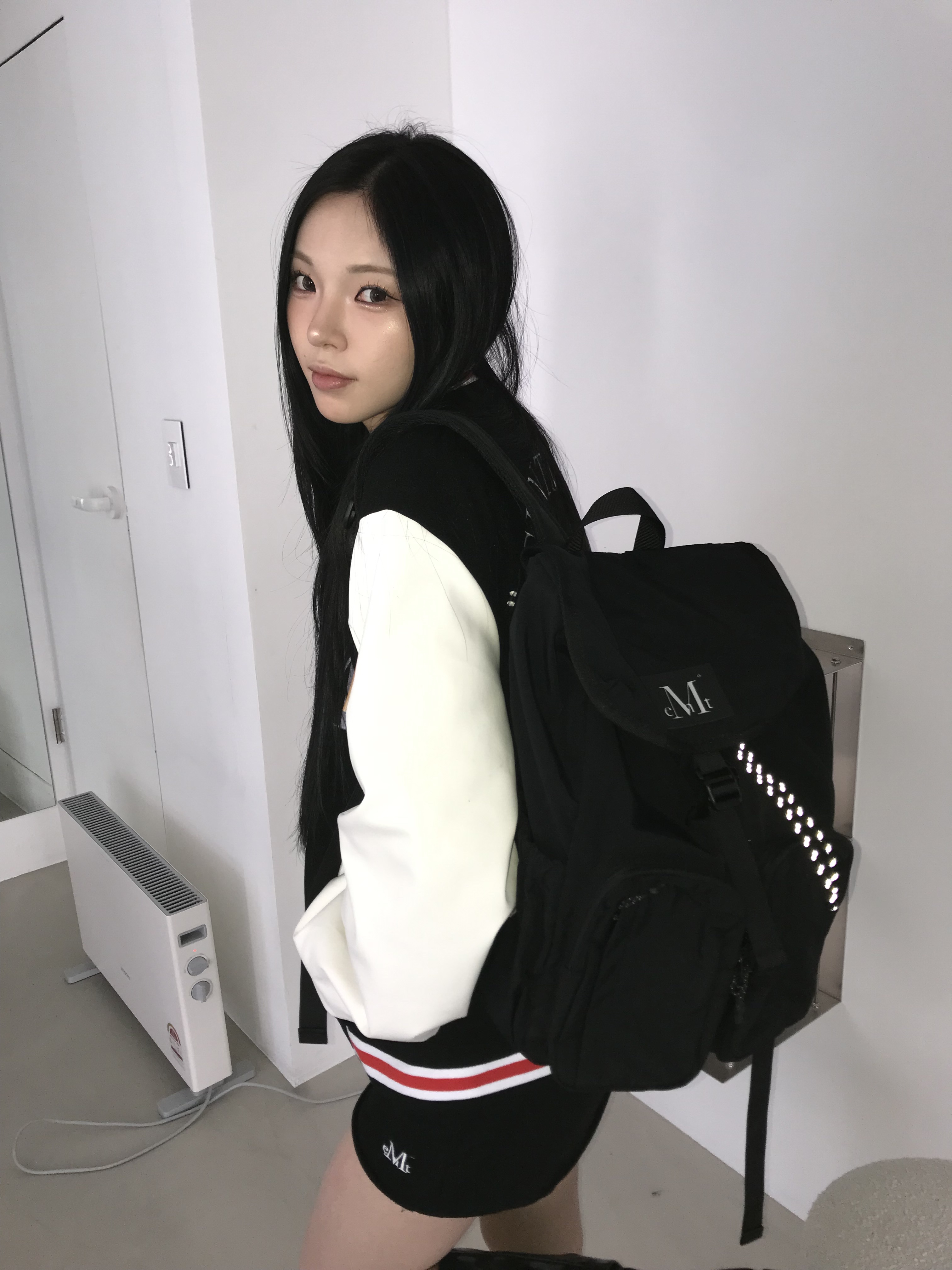 올해 봄도 바시티와 함께 | KREAM