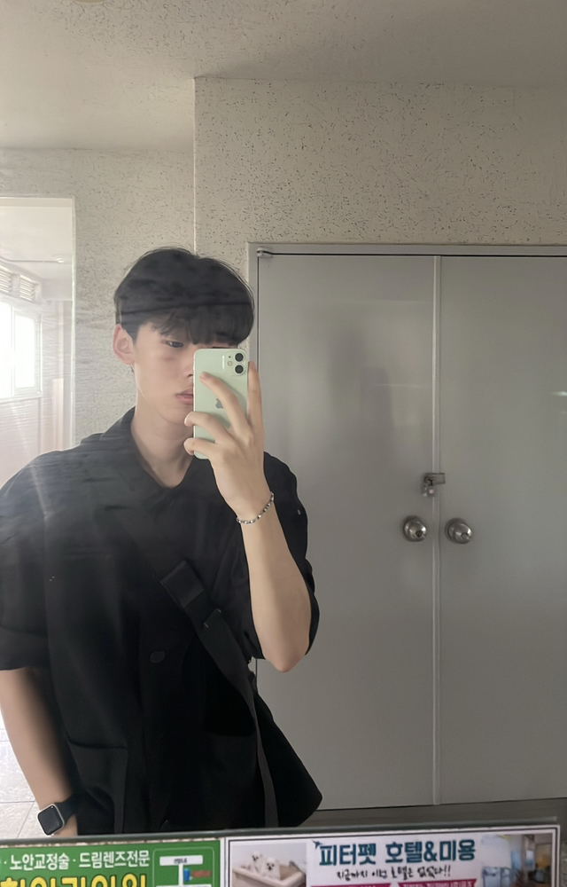 제성 (@hi_jeseong) 님의 게시물 | KREAM