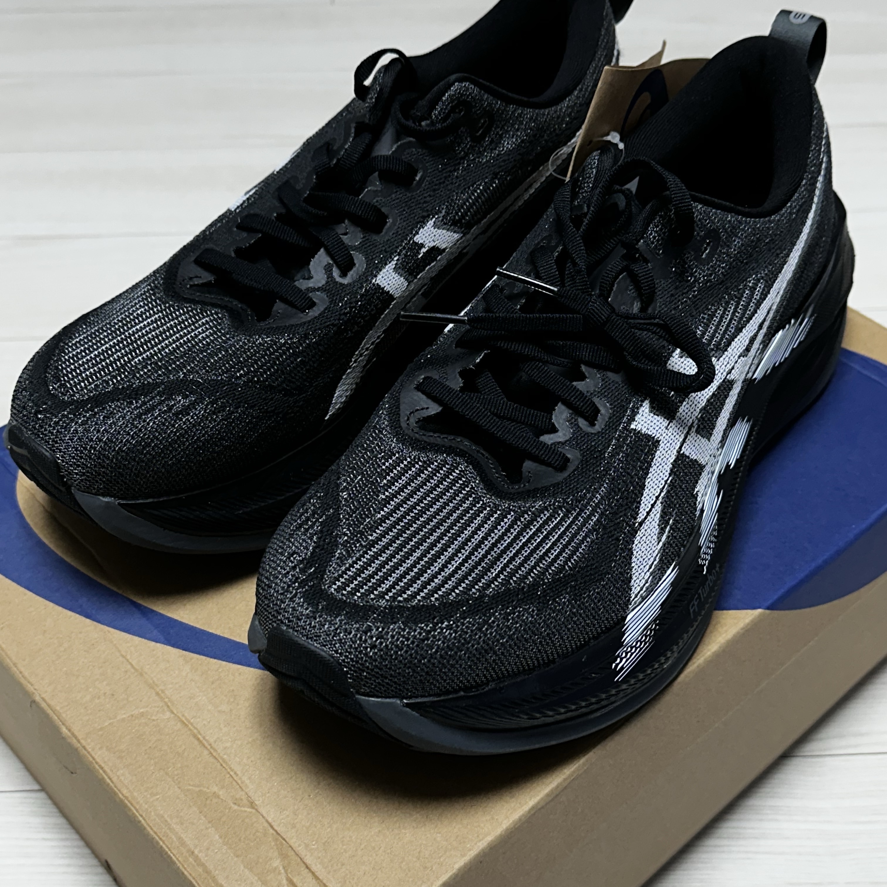 winhow1994 (@v4svkg) 님의 게시물 | KREAM