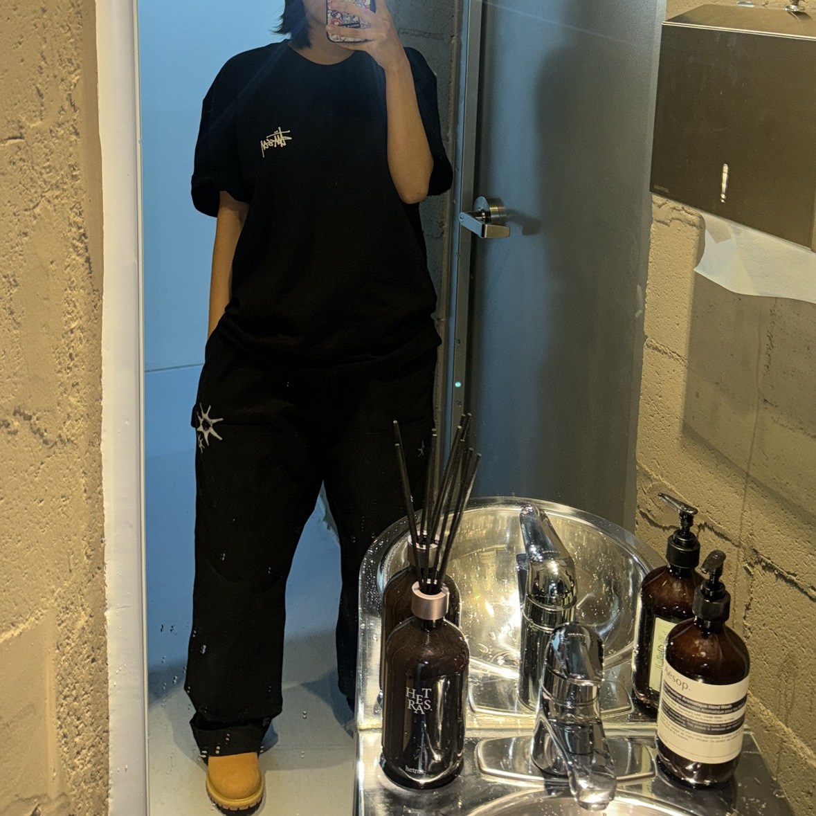 surqueen (@oase_soyou) 님의 게시물 | KREAM