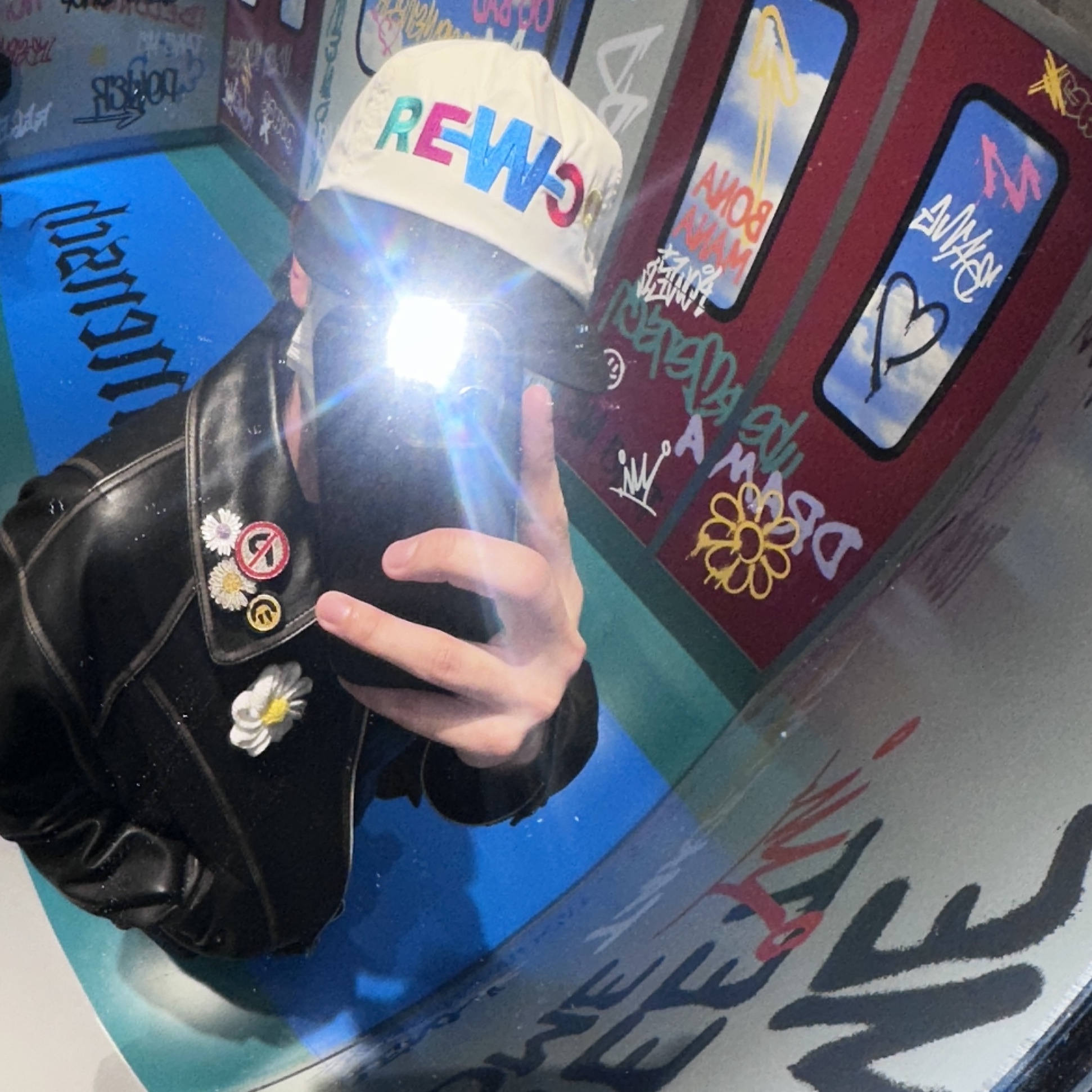 (@ho_jxng) 님의 게시물 | KREAM