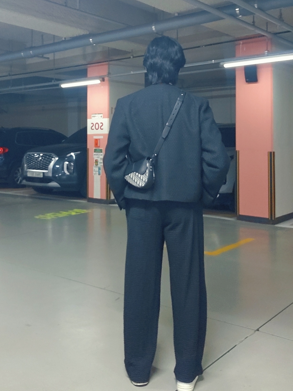 김 현 (@_kim_hyun_) 님의 게시물 | KREAM