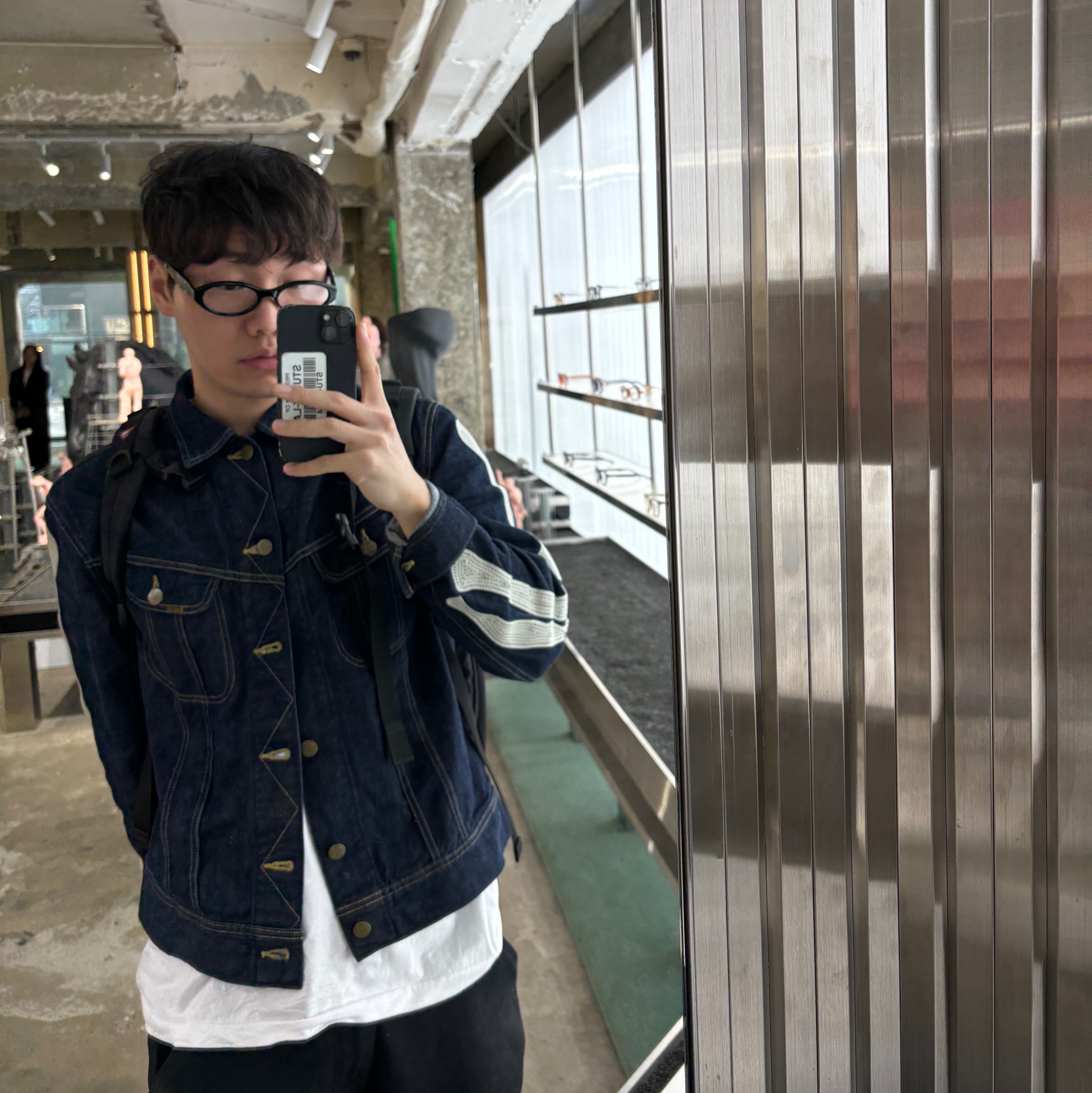 휴일 (@hyuilcigarette) 님의 게시물 | KREAM