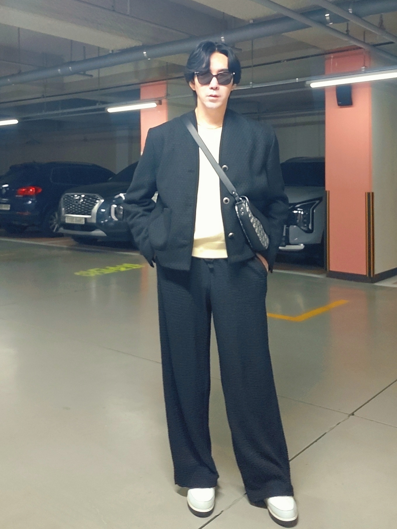 김 현 (@_kim_hyun_) 님의 게시물 | KREAM