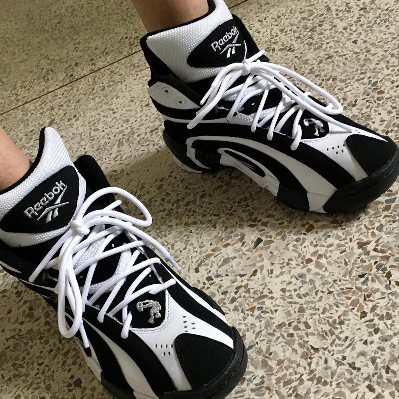 샤크노시스🖤🤍🖤🤍 | KREAM