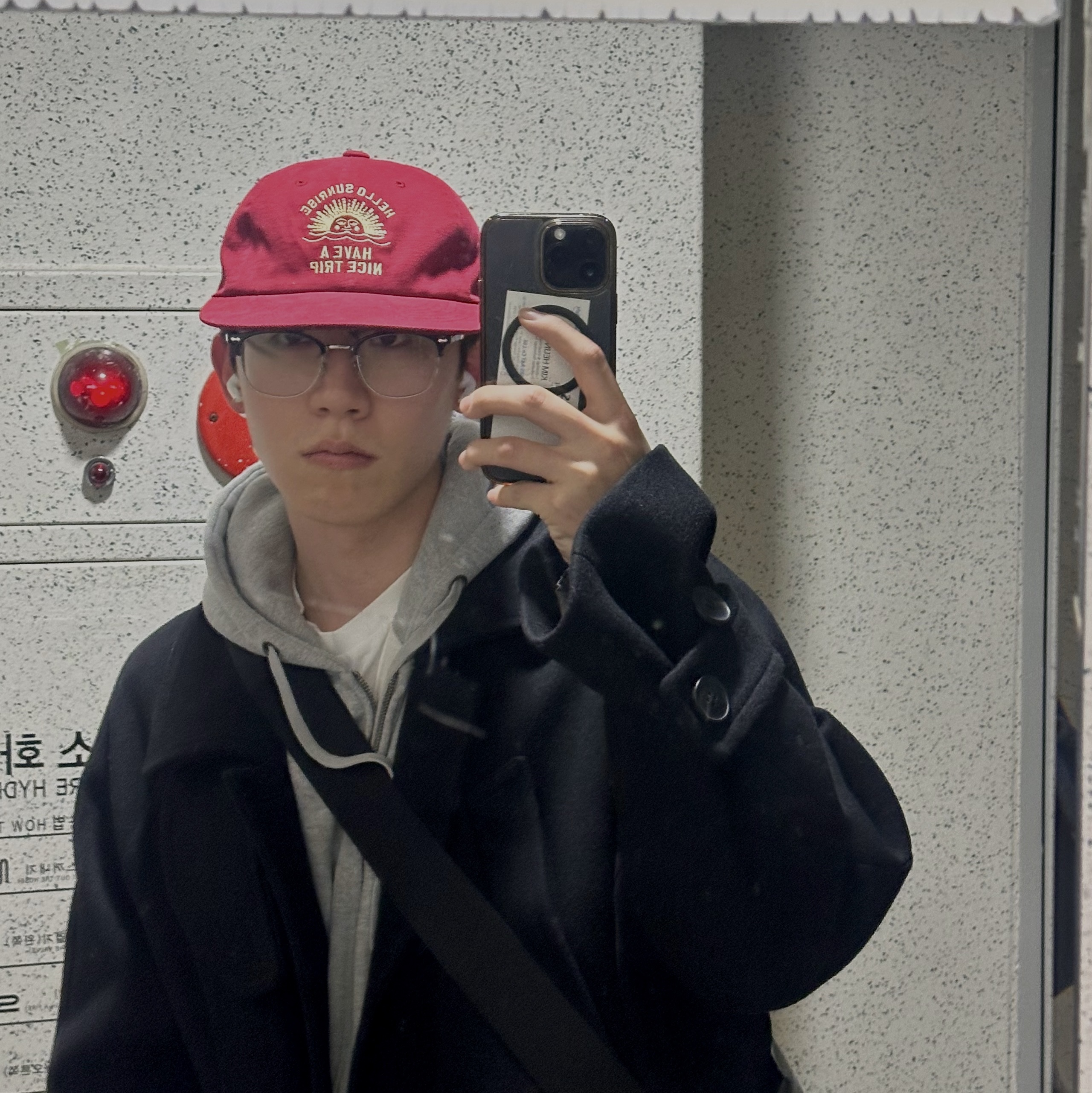 김지훈 (@jhunie_s) 님의 게시물 | KREAM