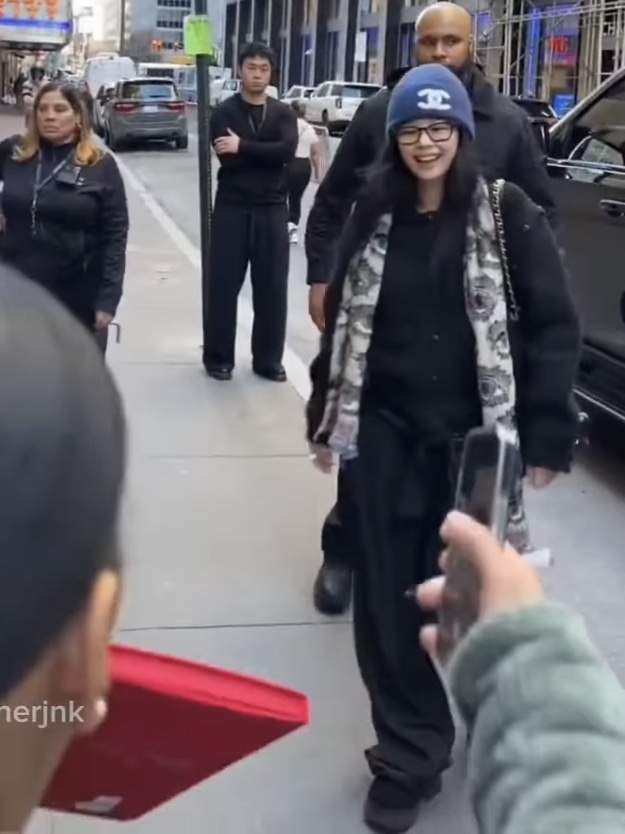 몰라 빨리 팔렸으면 좋... (@w0hery) 님의 게시물 | KREAM