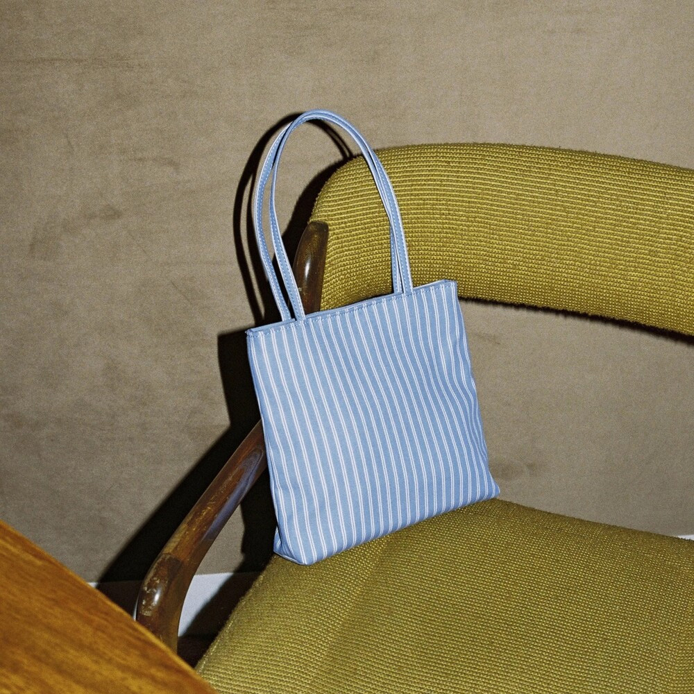 하이 바비백 블루 스트라이프 | Hai | KREAM