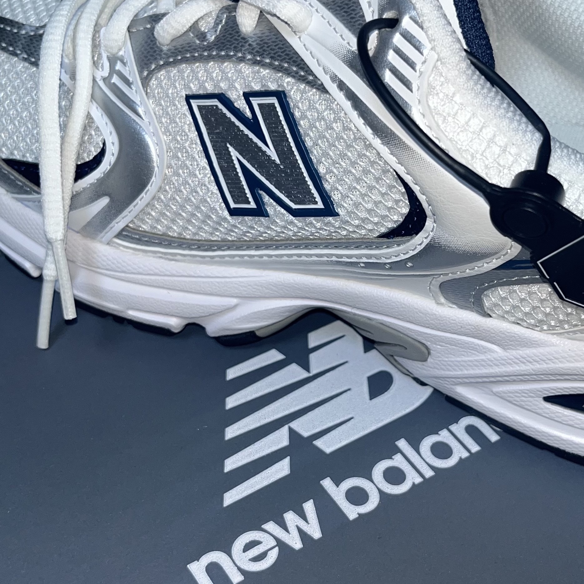 250신는데 245 시킴.매우 굿 | KREAM