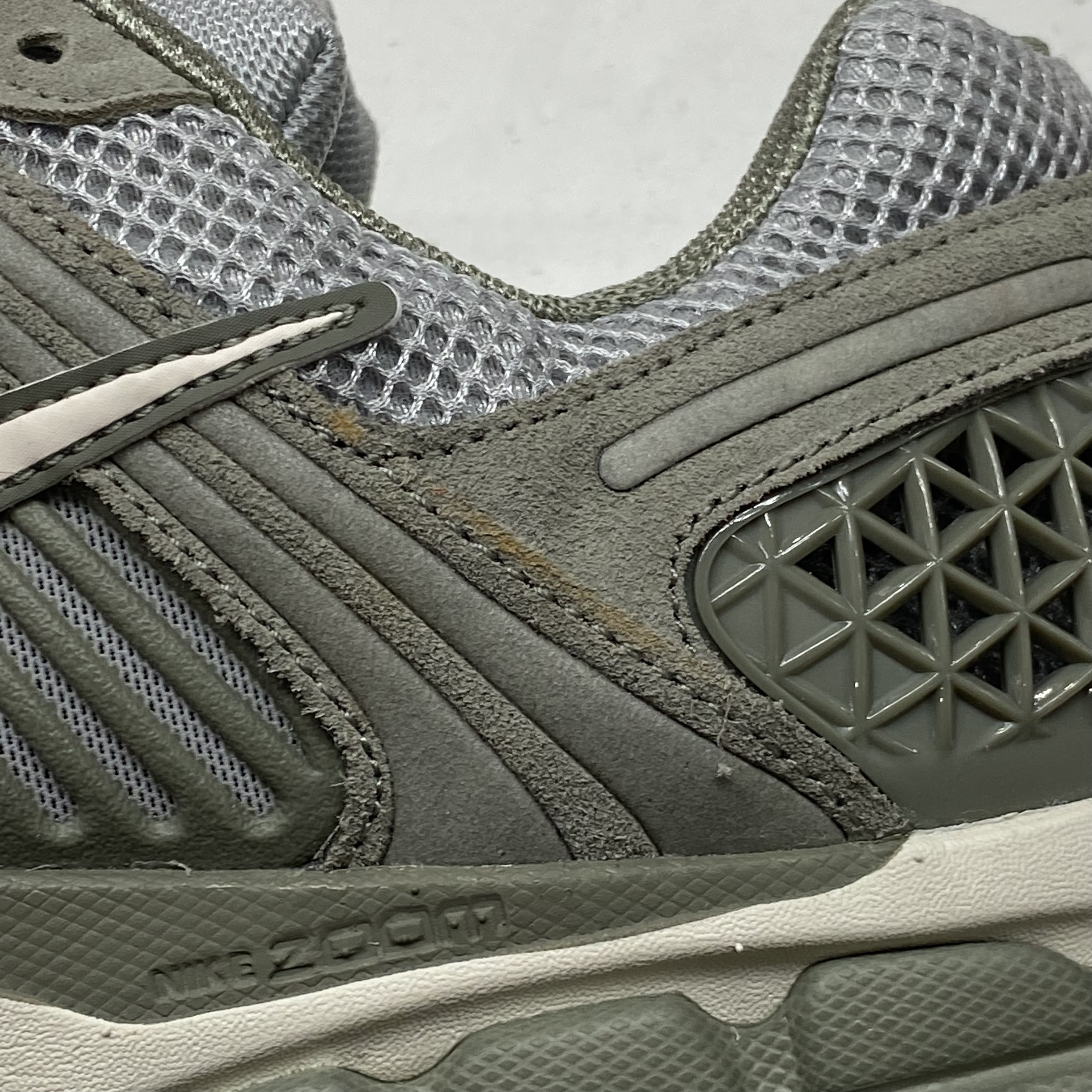 나이키 줌 보메로 5 다크 스투코 라이트 스모크 그레이 | KREAM