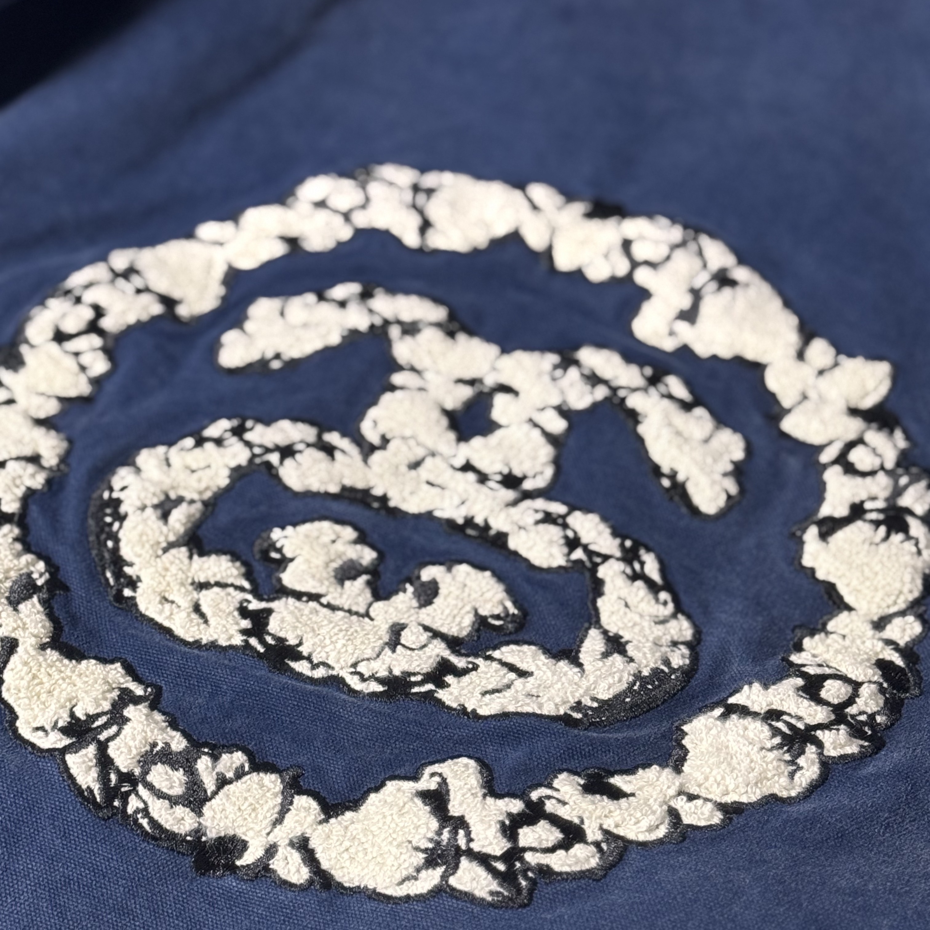 (@tech._.11) 님의 게시물 | KREAM