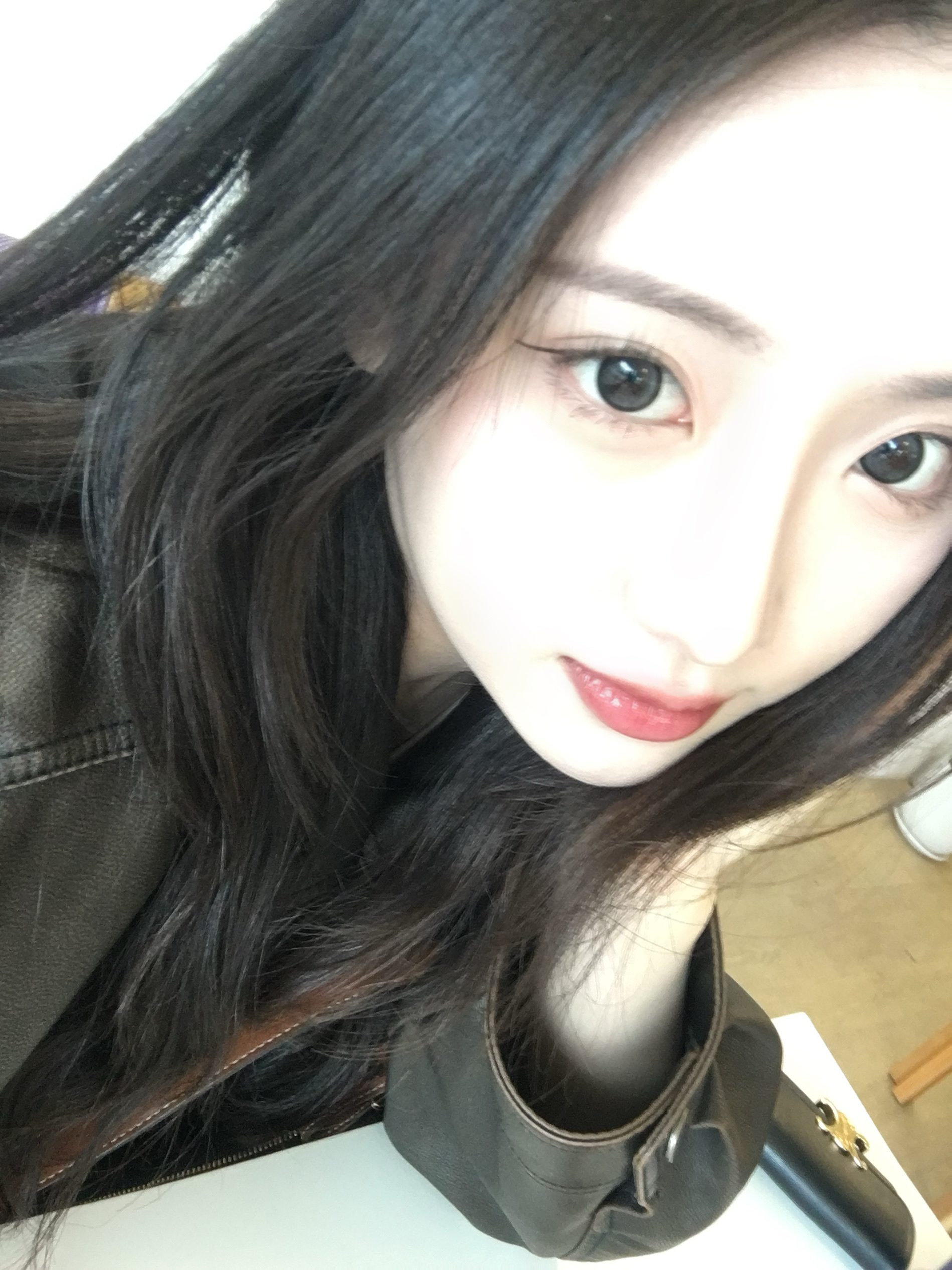 (@owlhuii) 님의 게시물 | KREAM