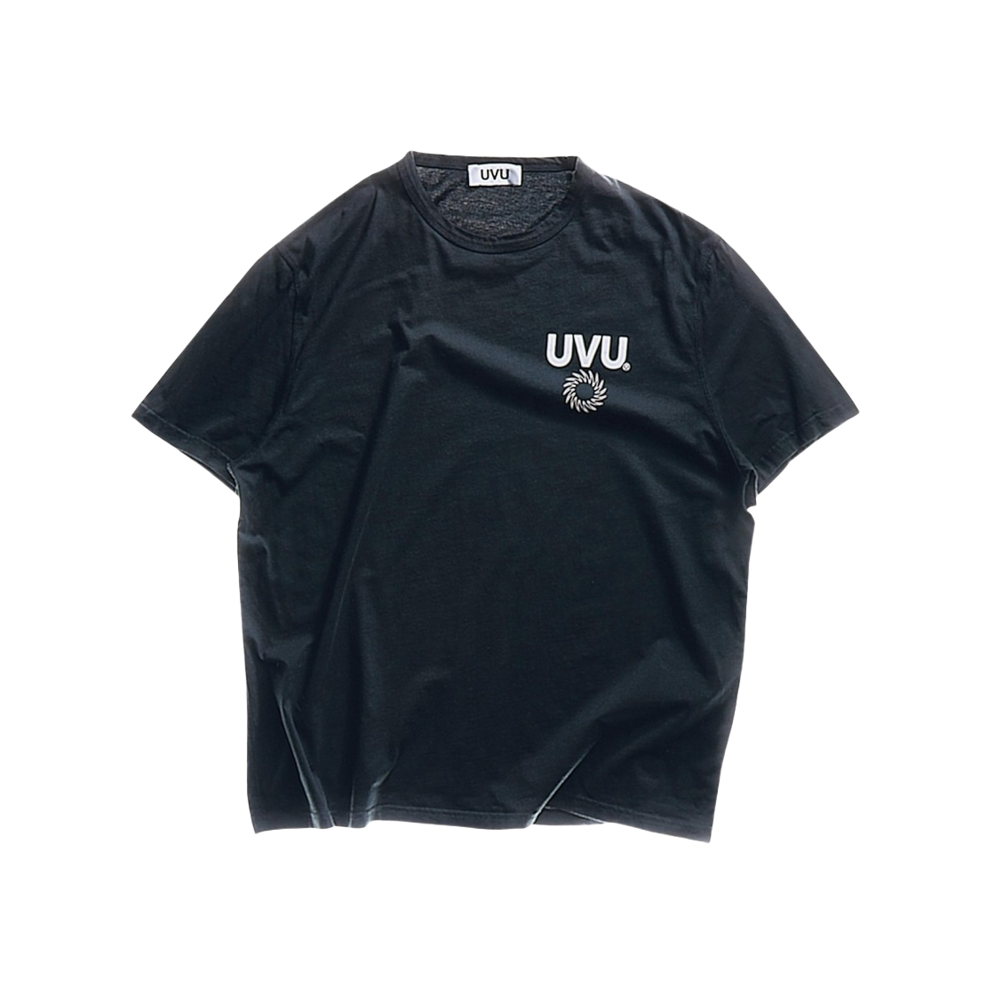 UVU 인시그니아 티셔츠 블랙 | UVU | KREAM