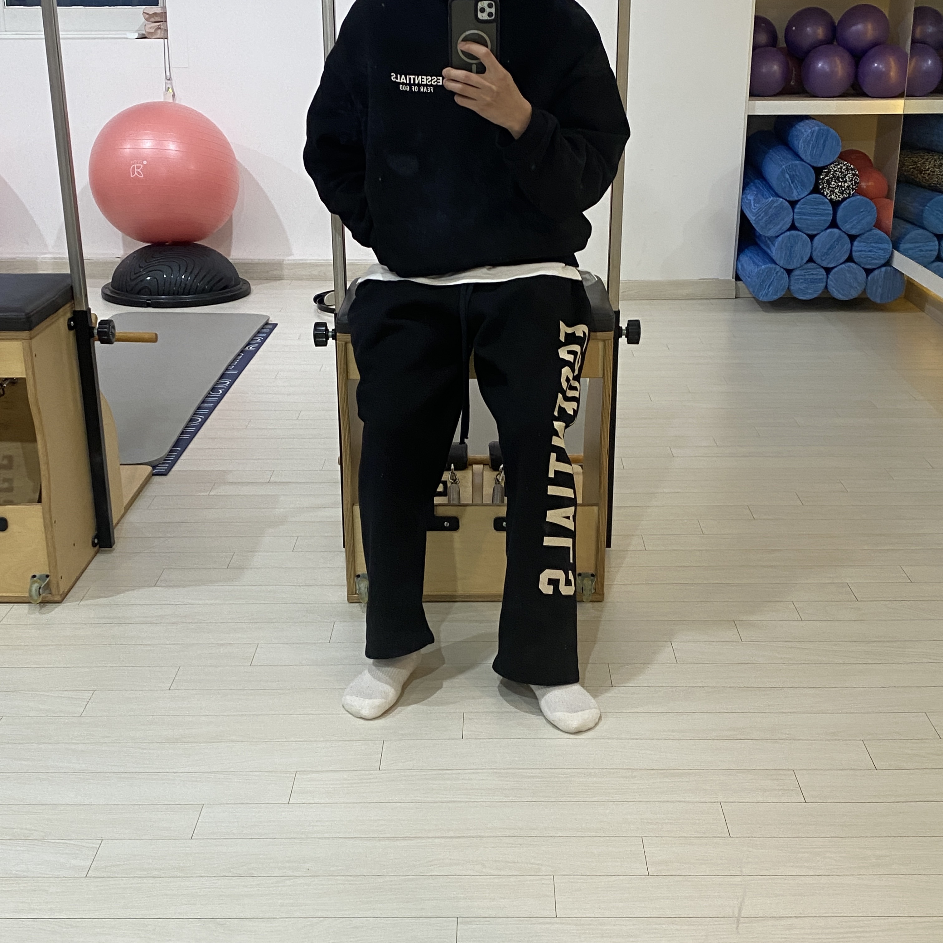 🖤🤍🖤 | KREAM