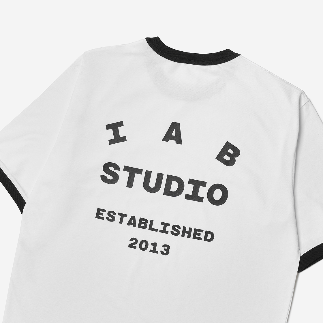 아이앱 스튜디오 이스테블리시드 티셔츠 화이트 블랙 | IAB Studio | KREAM