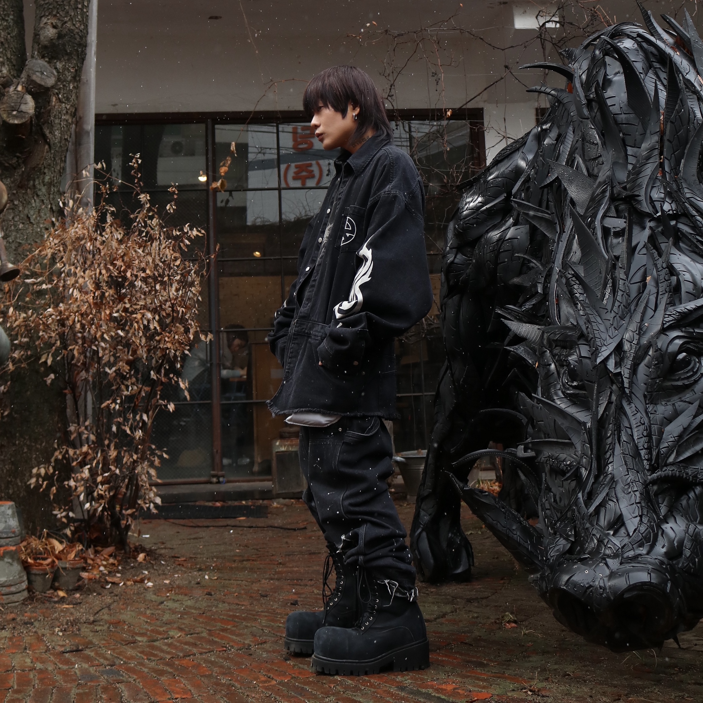 징기 (@jingy) 님의 게시물 | KREAM