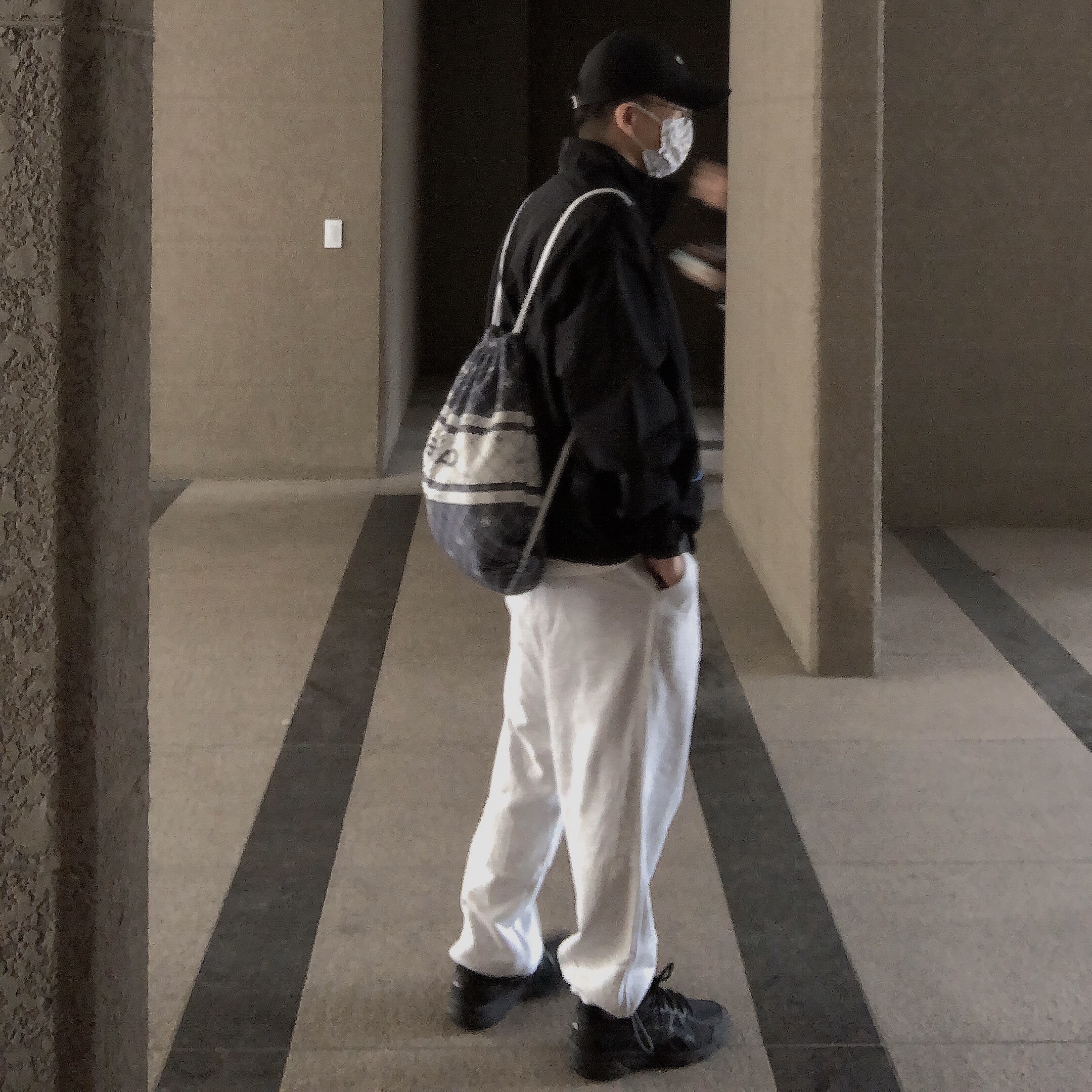 (@griff) 님의 게시물 | KREAM