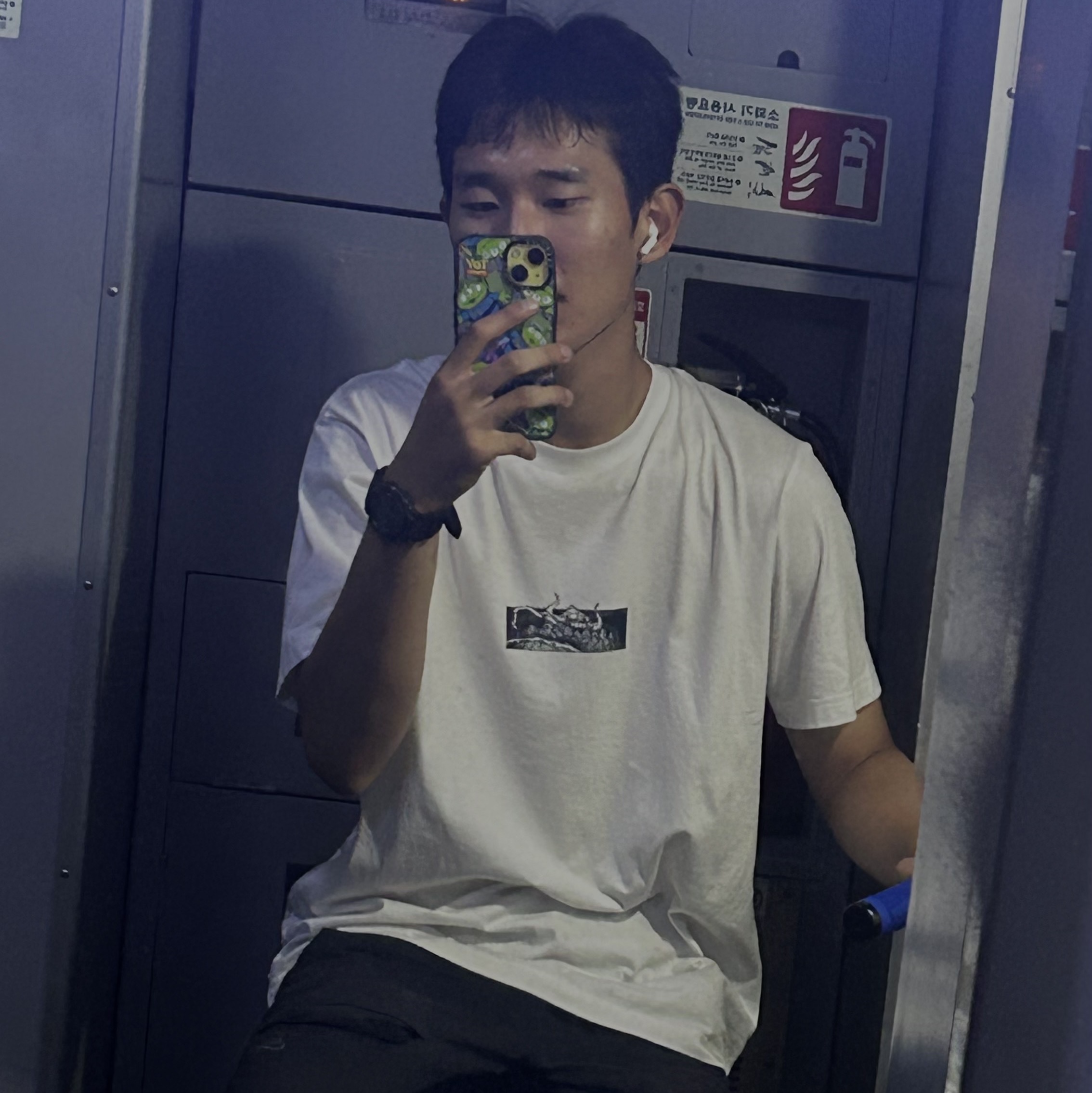 박승찬 (@king_of.a_b...) 님의 게시물 | KREAM